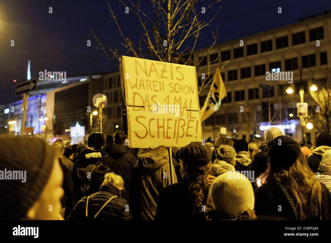 Demonstration fuer die Brandmauer, Aufstand der Anstaendigen, in Berlin ...