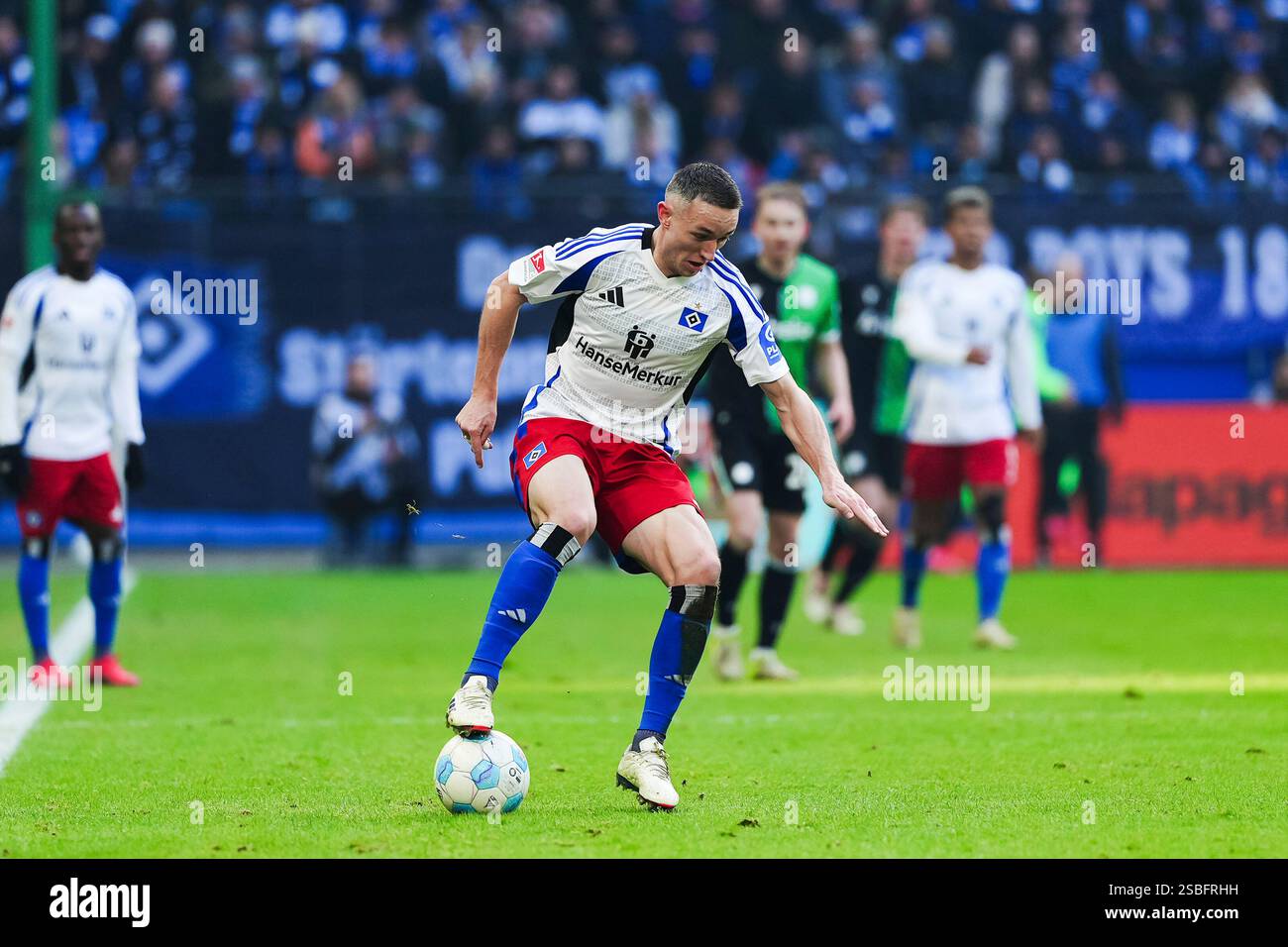 Hamburg, Deutschland. 02nd Feb, 2025. Silvan Hefti (Hamburger SV, #30) GER, Hamburger SV vs ...