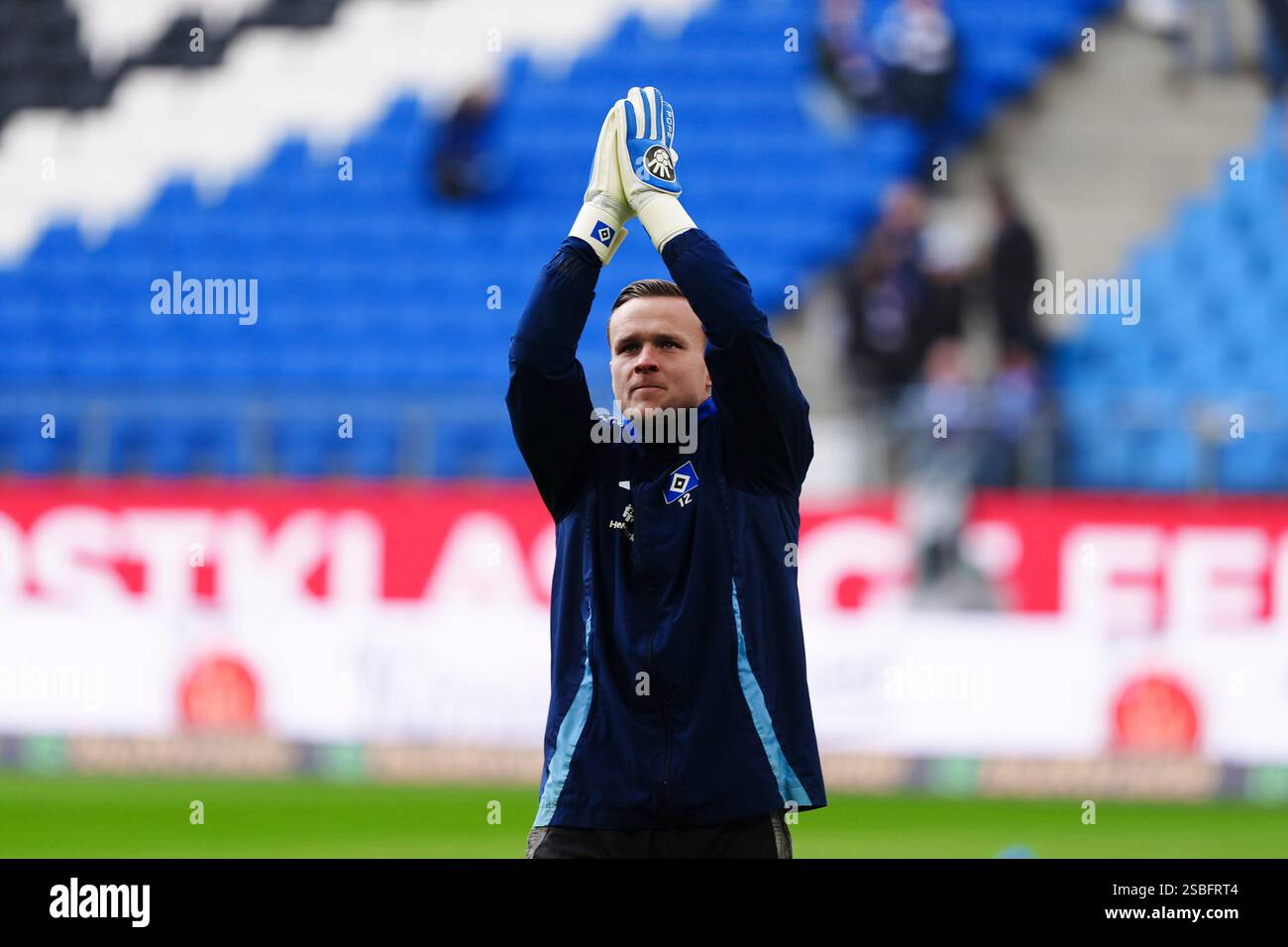 Hamburg, Deutschland. 02nd Feb, 2025. Tom Mickel (Hamburger SV, #12 ...