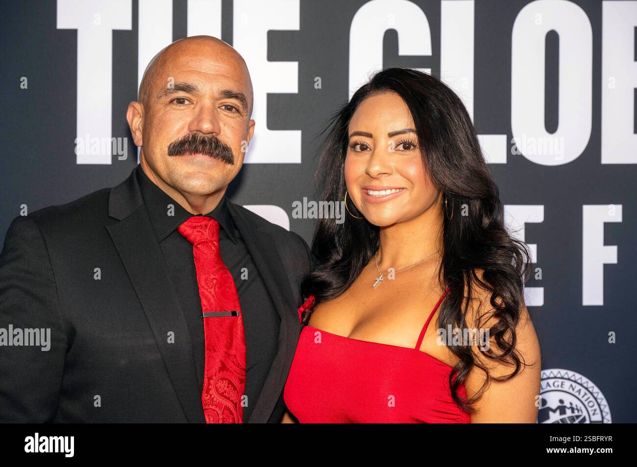 Eric Gonzalez mit Ehefrau Jessica bei der Godfather Entertainment Pre ...