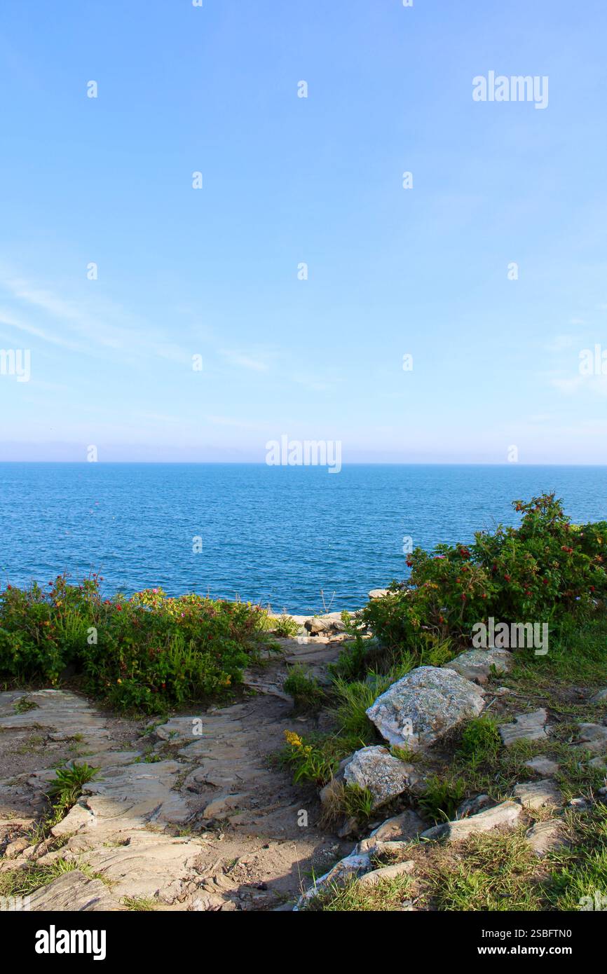Edge cliffs leading ocean hi-res stock photography and images - Alamy