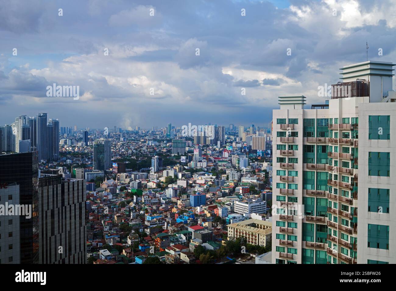 Skyline makati city in philippines hi-res stock photography and images ...