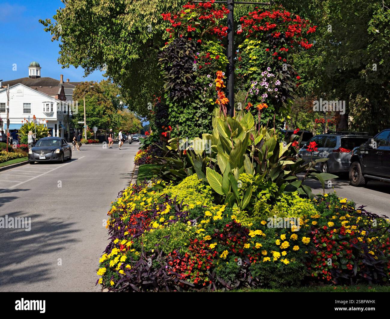 Niagara on the Lake, Canada / Picturesque street scene along Picton ...