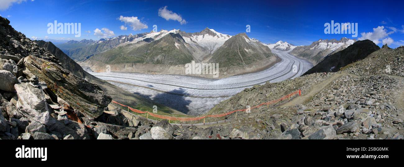 Panorama: der Aletschgletscher vom Eggishorn aus gesehen mit Jugfrau ...