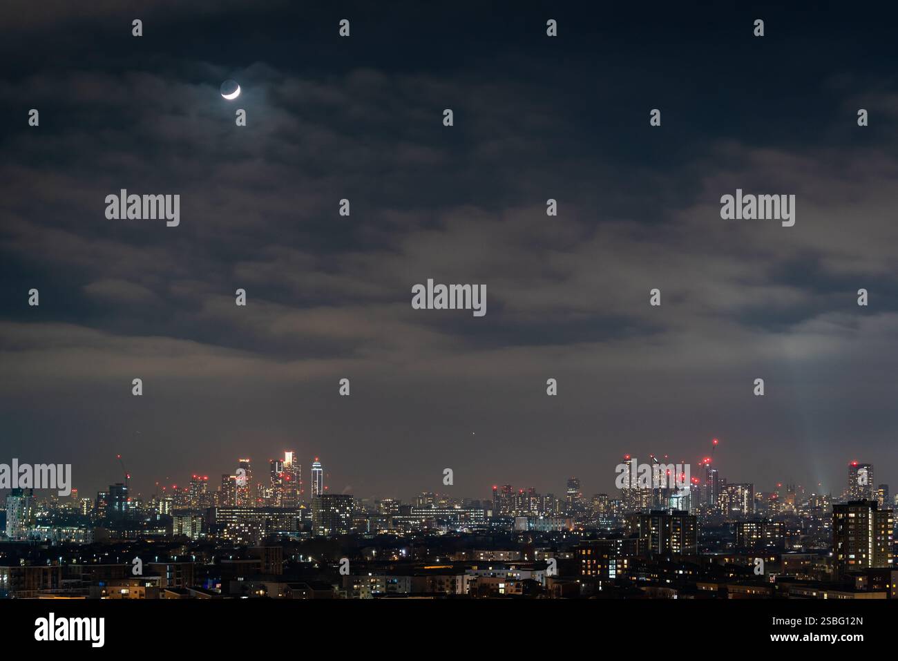 London, UK. 2nd February 2025. UK Weather: Moonset sees a bright 26% ...