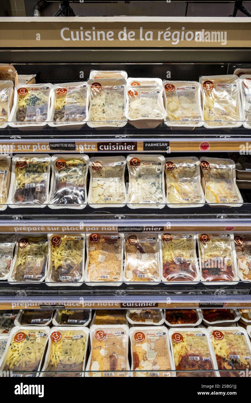 Aubagne (south-eastern France): Auchan Barneoud shopping mall. Auchan ...