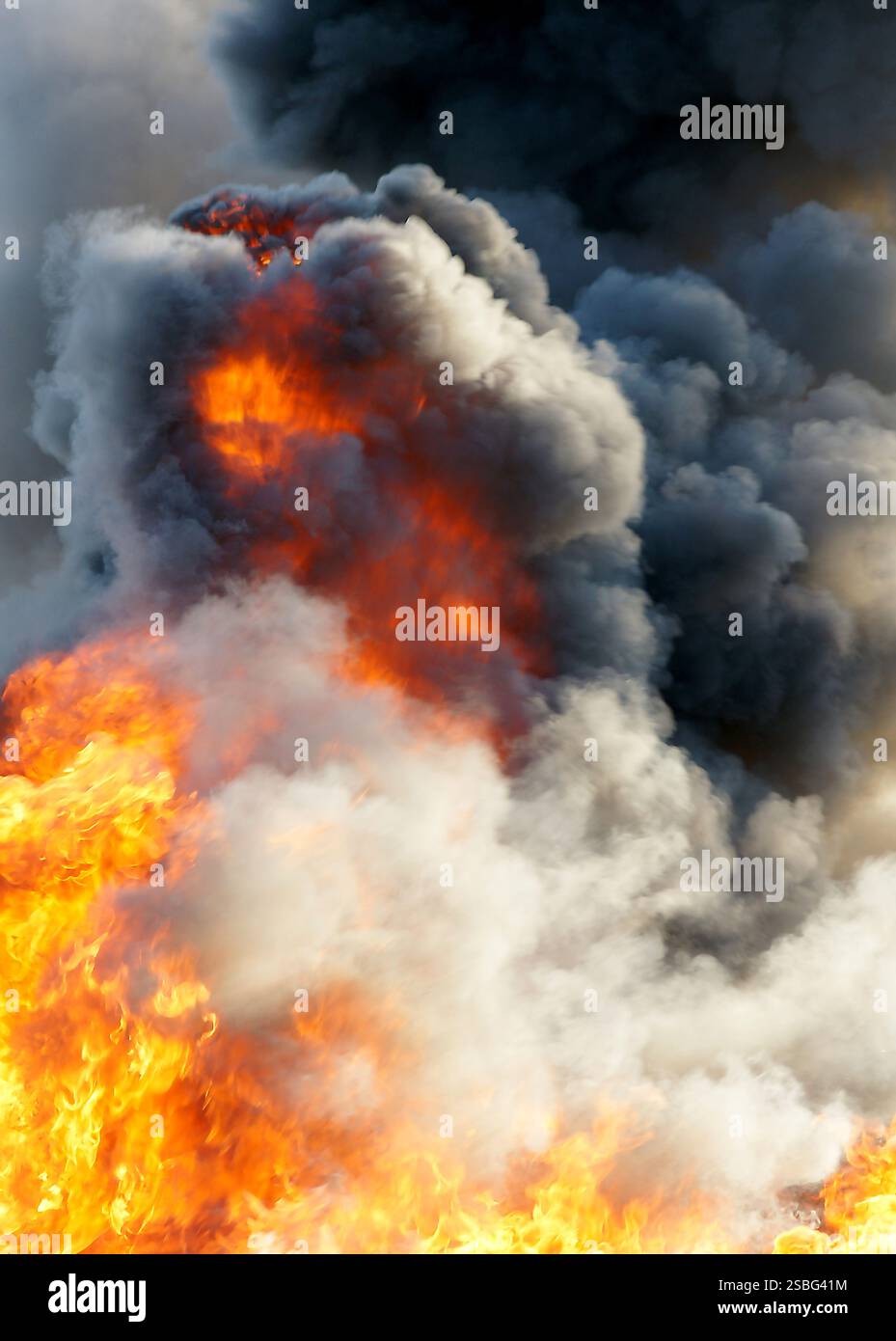 Industrial explosion and fire, BLEVE Stock Photo - Alamy