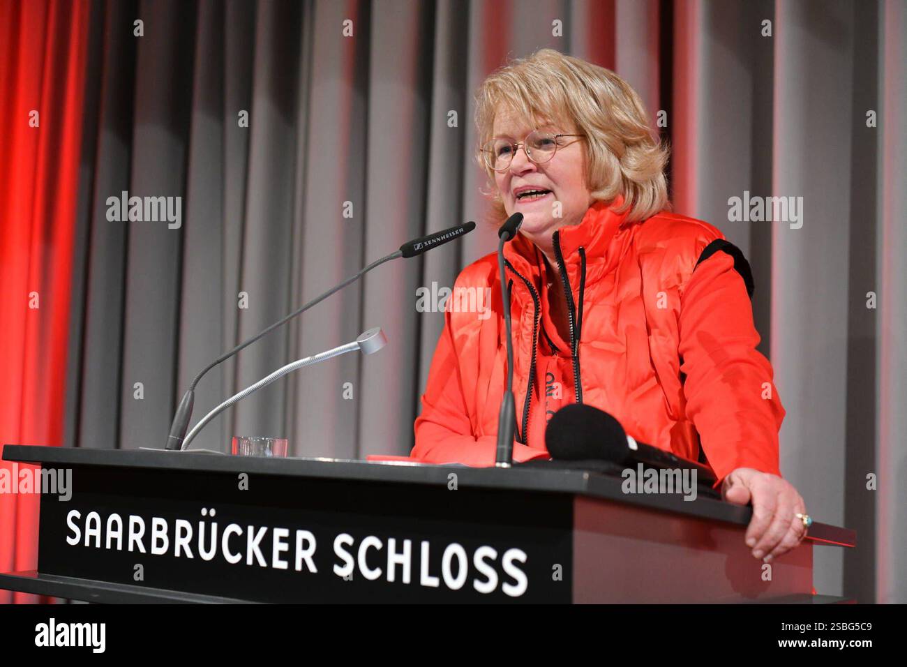 Die Vorsitzende der Gruppe Die Linke im Deutschen Bundestag, Heidi ...