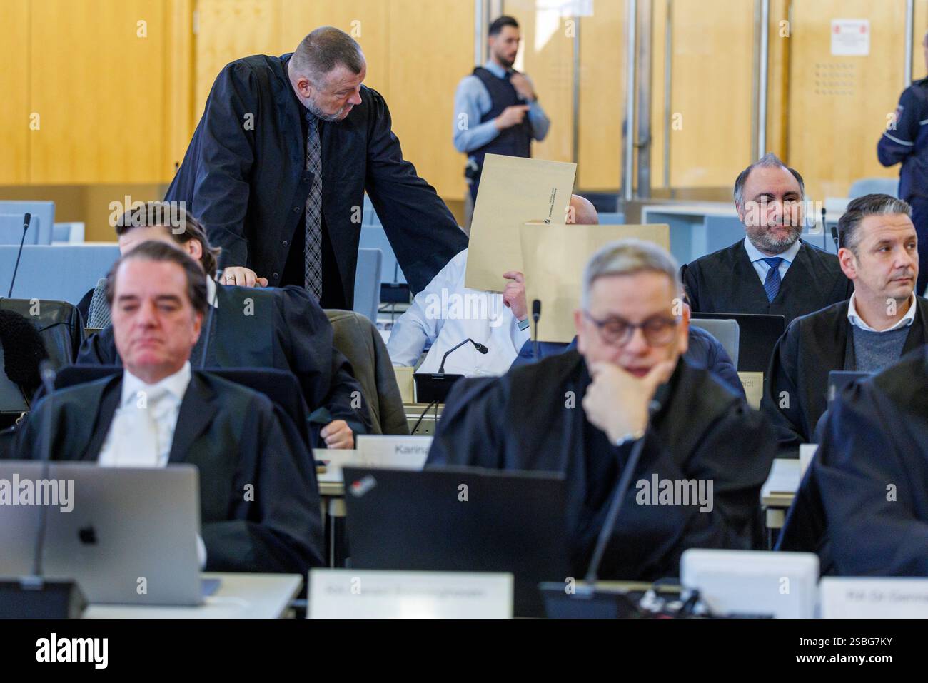 03 February 2025, North Rhine-Westphalia, Duesseldorf: At the start of ...