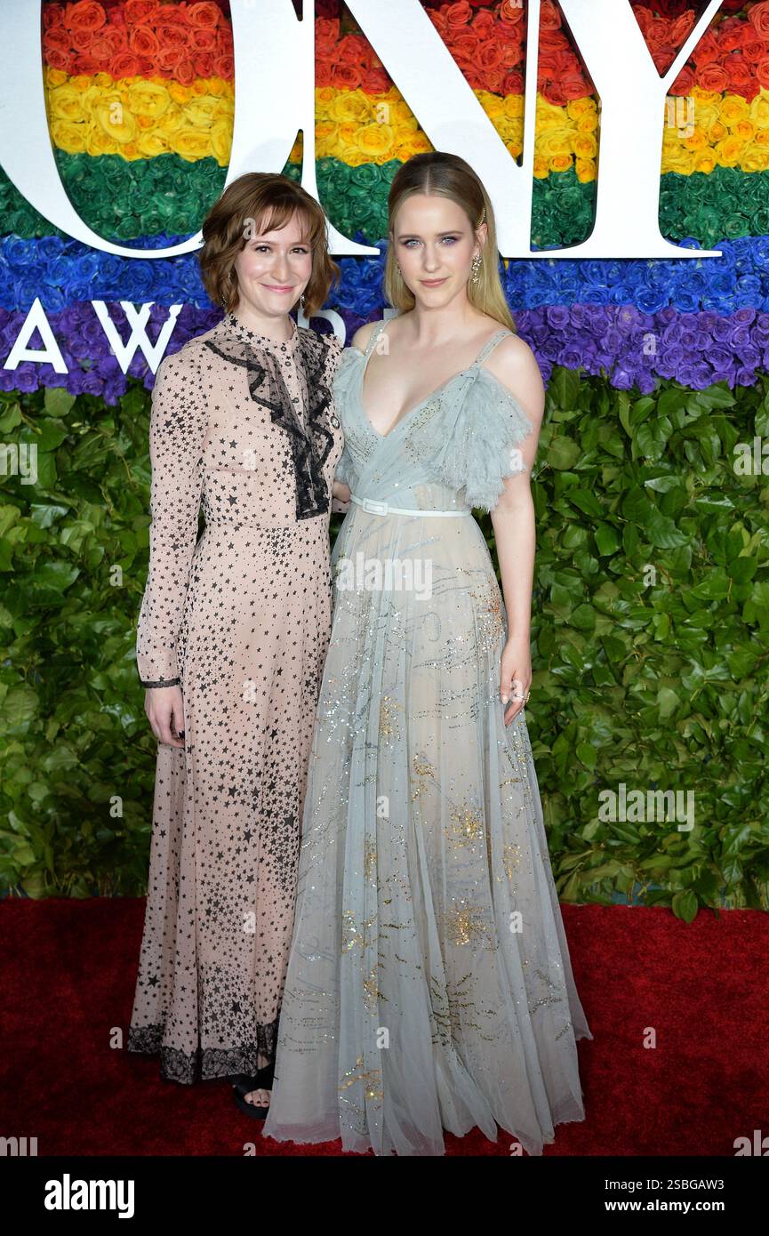 Rachel Sussman (L) and Rachel Brosnahan arriving at the 73rd Annual ...