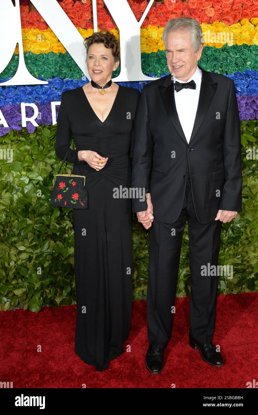 Annette Bening and Warren Beatty at arrivals for the 73rd Annual Tony ...