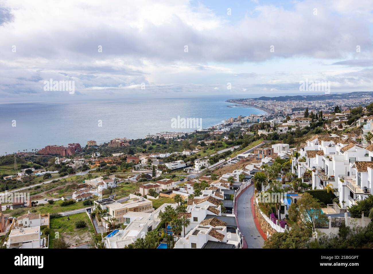 Expat residential neighbourhood in Costa del Sol bath resort and luxury ...