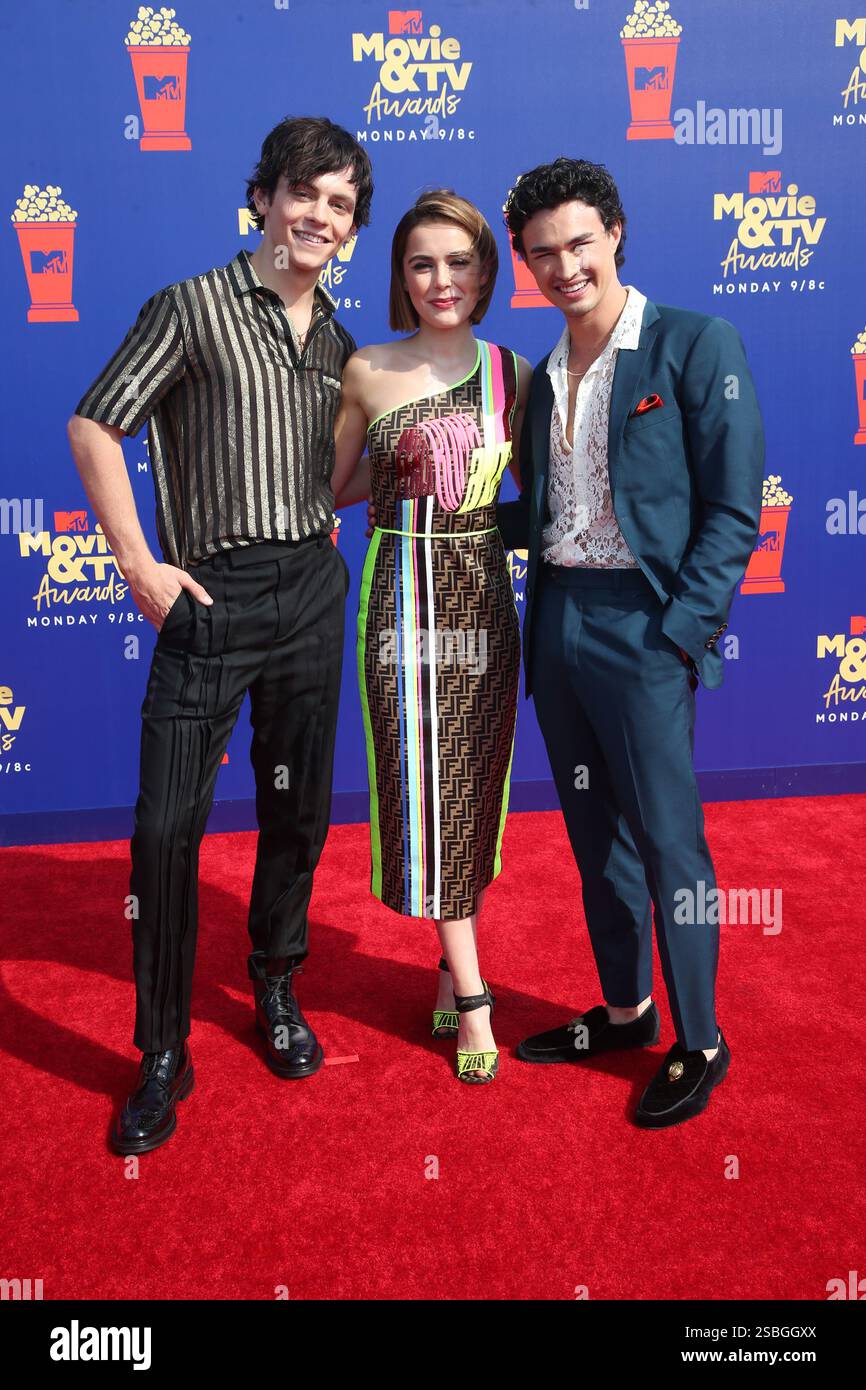 Kiernan Shipka, Ross Lynch & Gavin Leatherwood at the MTV Movie & TV ...