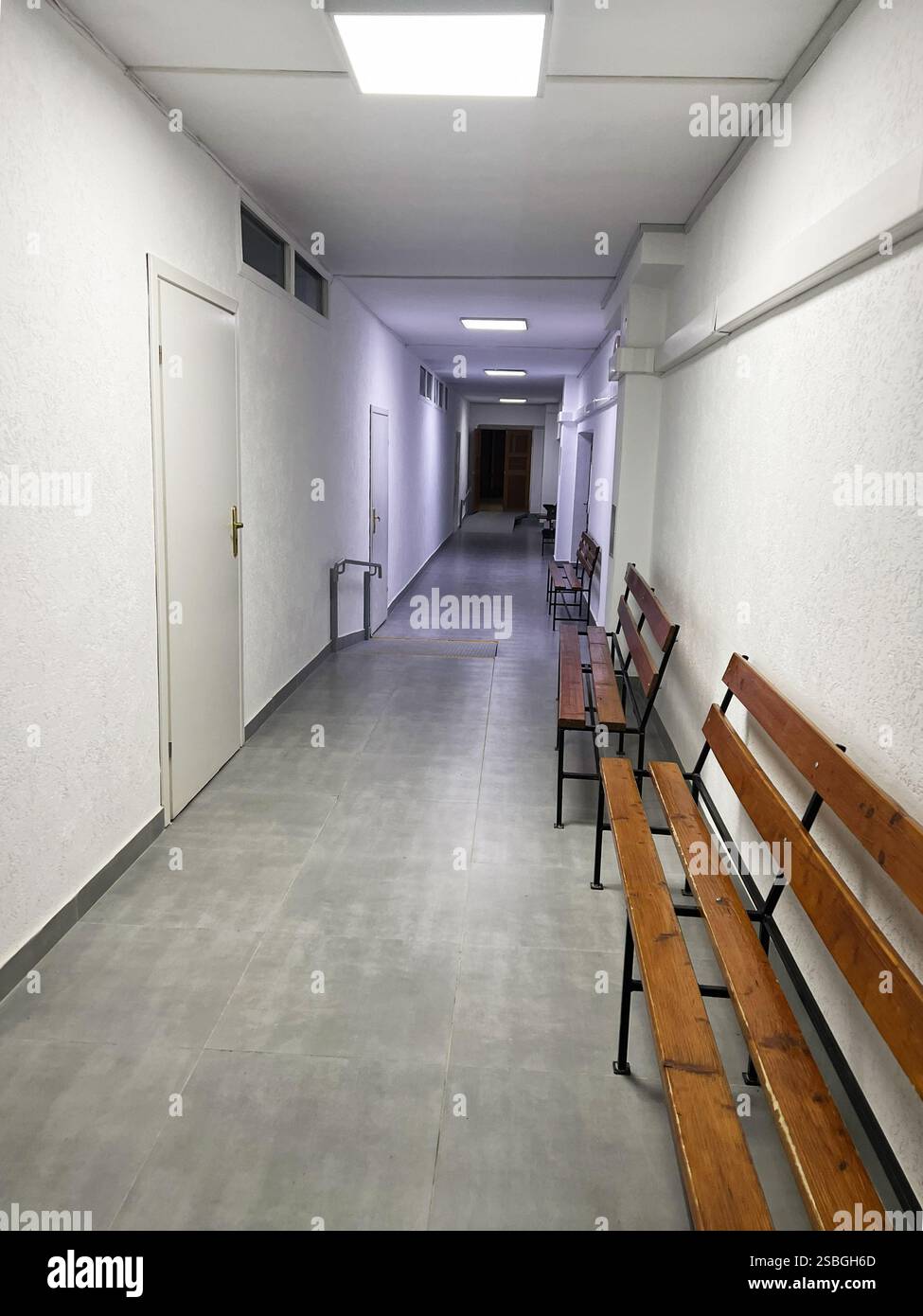 Well lit hallway featuring hi-res stock photography and images - Alamy