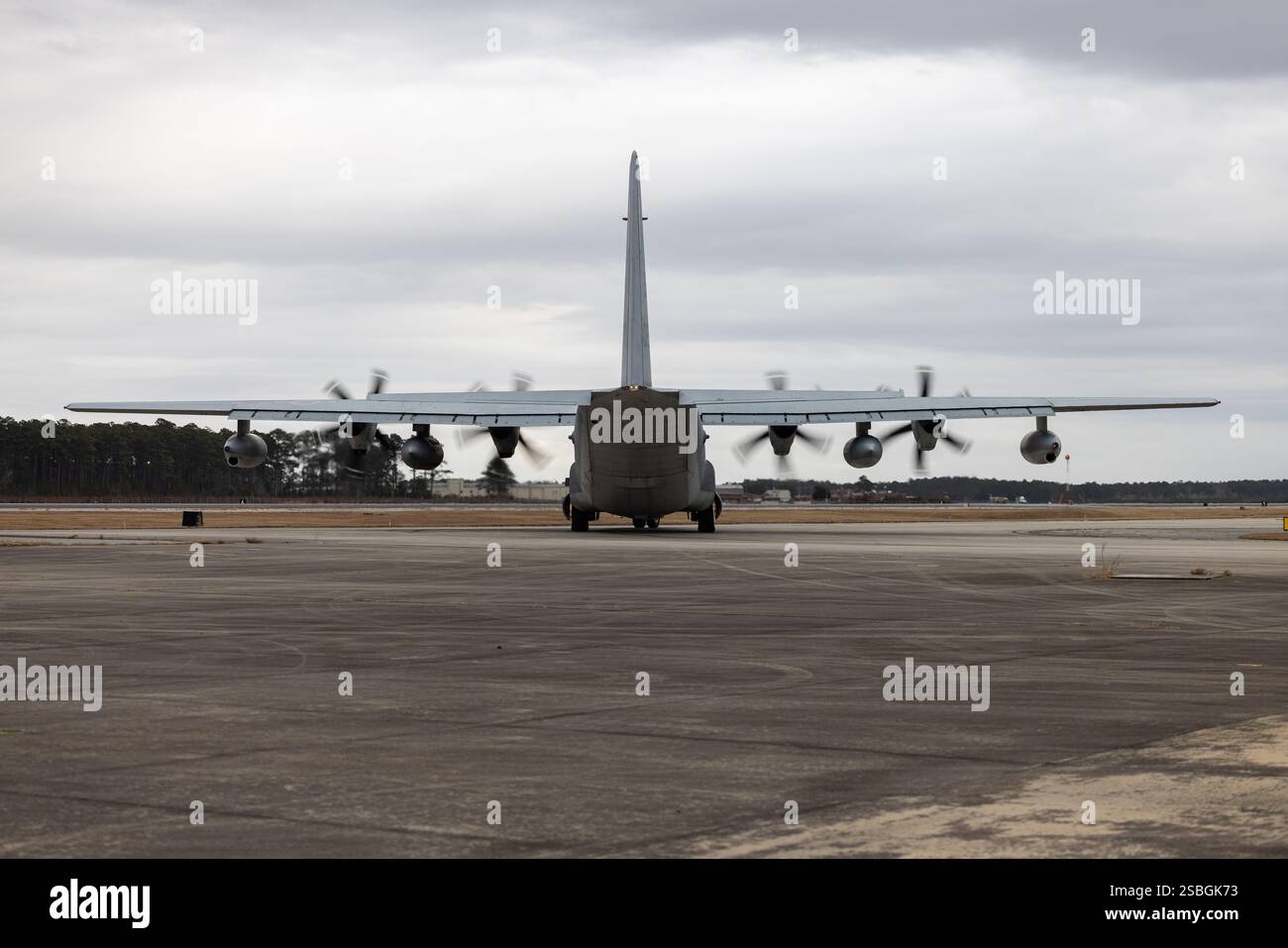 A U.S. Marine Corps KC-130J Super Hercules assigned to Marine Aerial ...