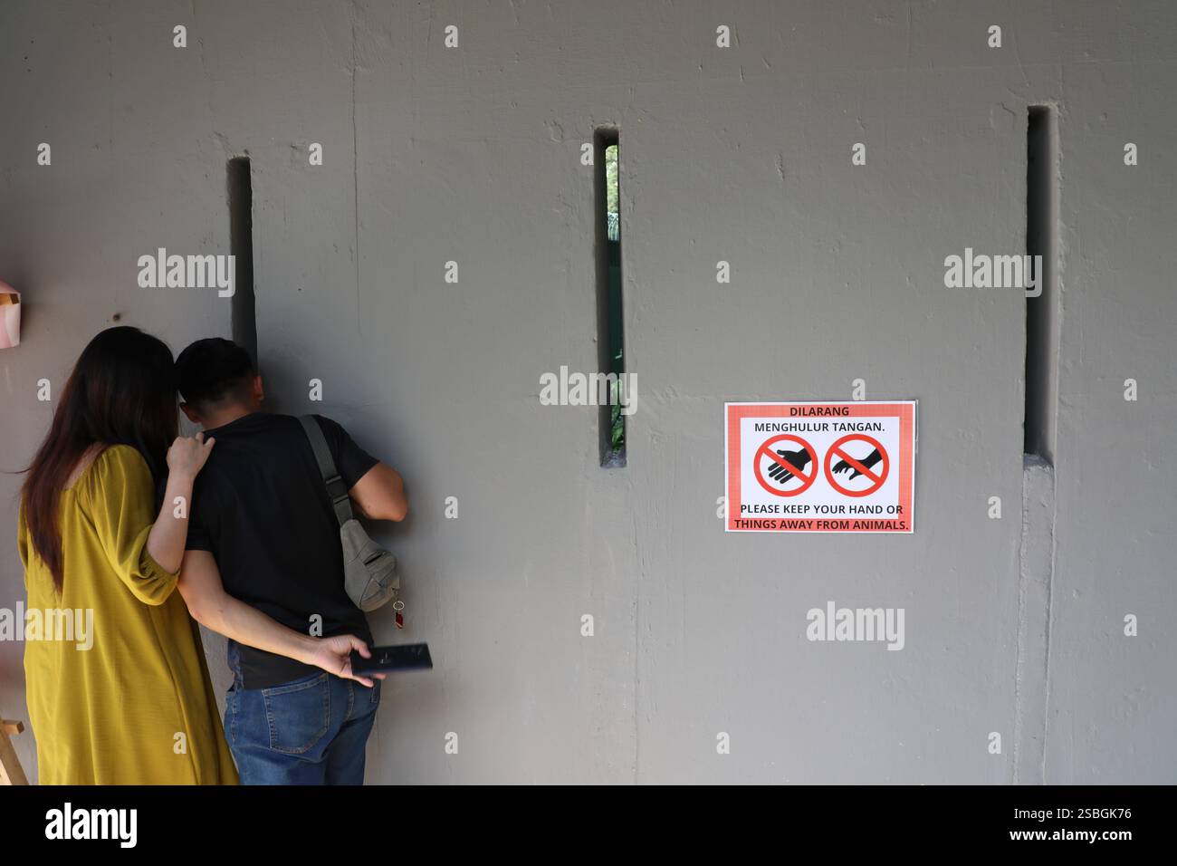 Johor Zoo, Jalan Gertak Merah, Taman Istana, 80000 Johor Bahru ...