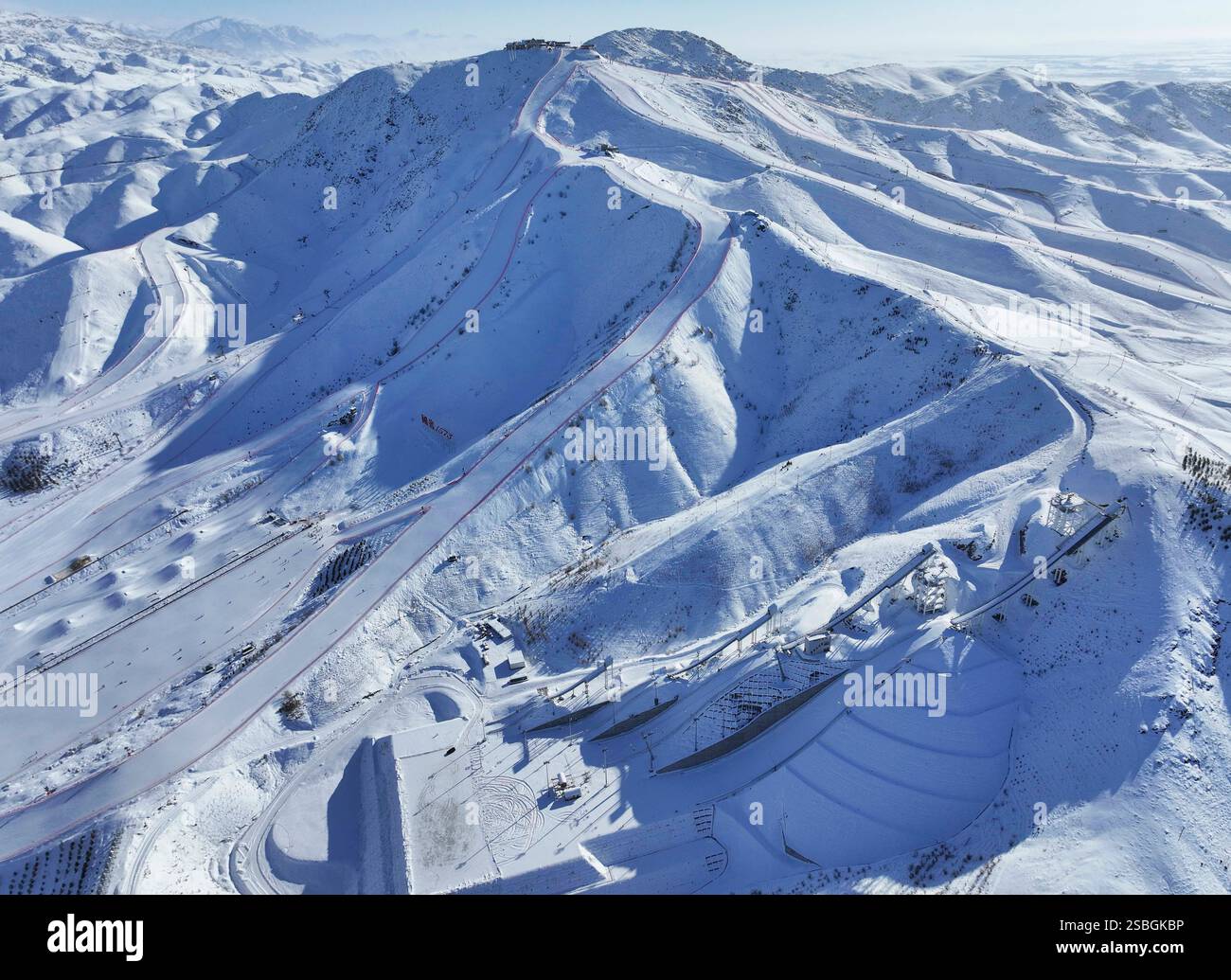 (250203) -- ALTAY, Feb. 3, 2025 (Xinhua) -- Located in the heart of ...