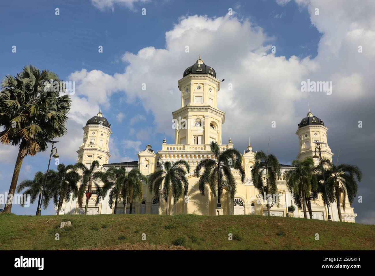 Sultan Abu Bakar Mosque, Johor Bahru, Malaysia. Stately hilltop mosque ...