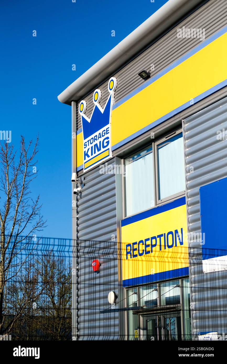 Public storage logo hi-res stock photography and images - Alamy