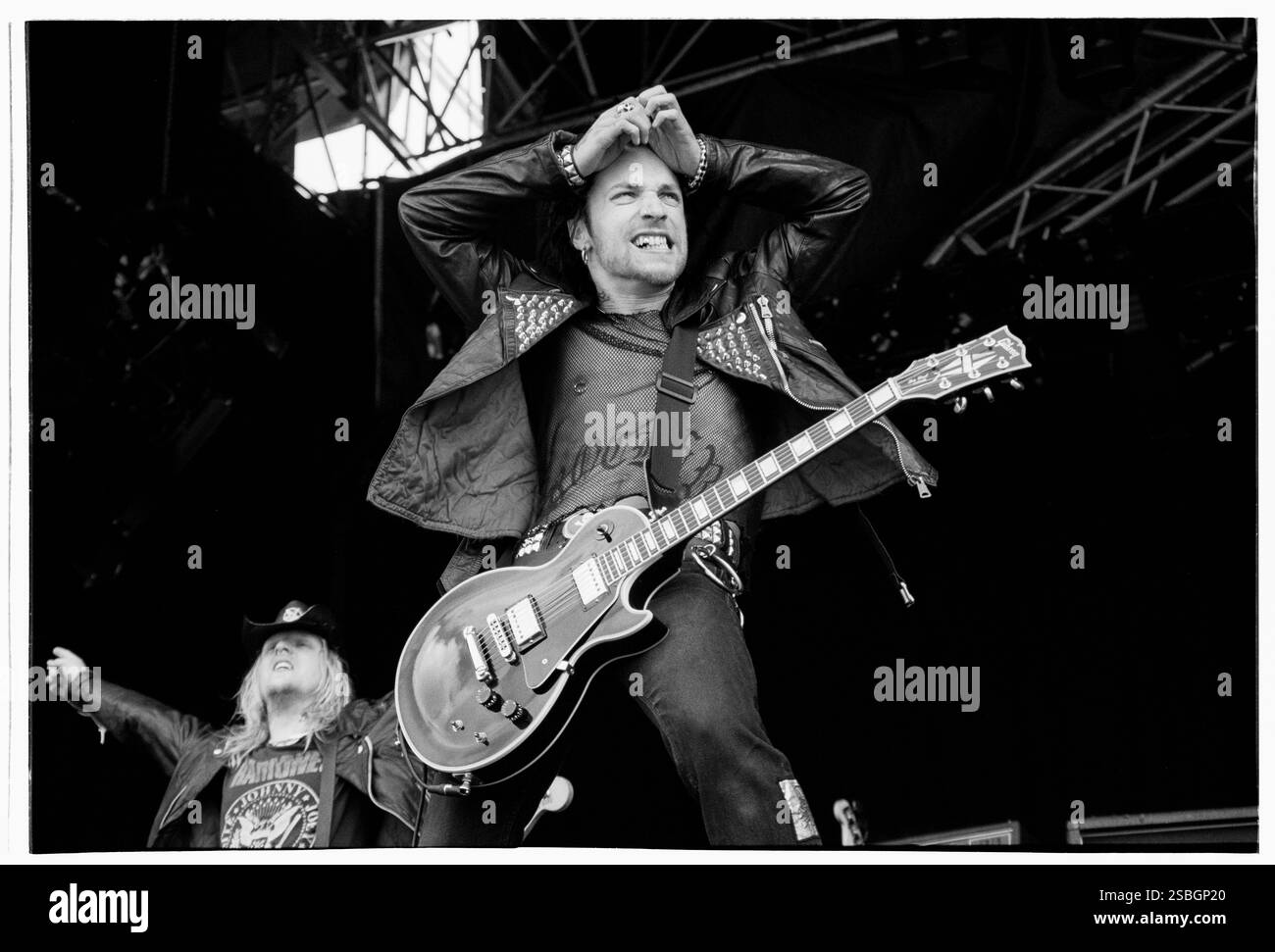 Guns and roses 1987 hi-res stock photography and images - Alamy