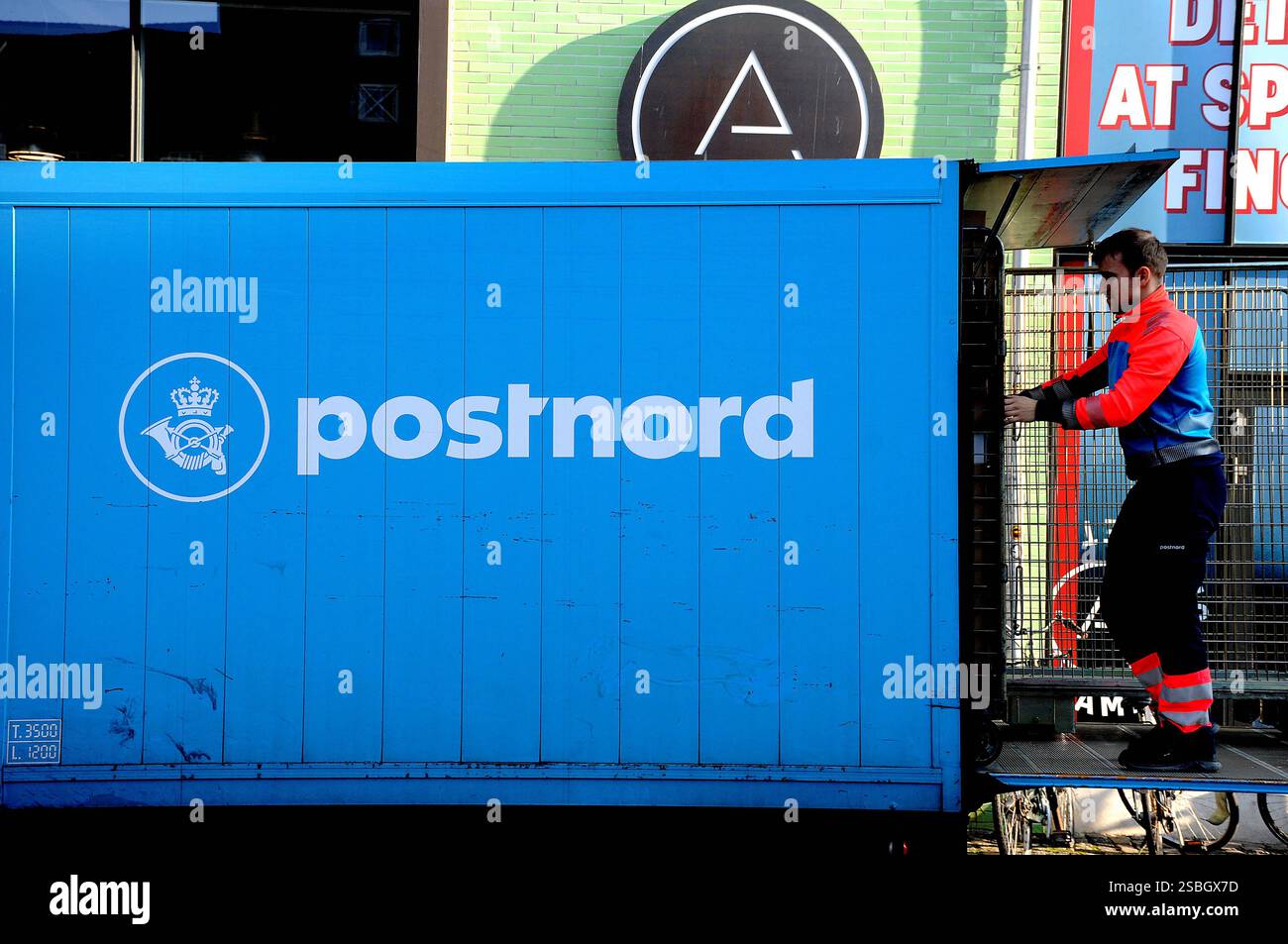 Kastrup/Copenhagen/ Denmark/08 Nov.2024/Post man from postdnord ...