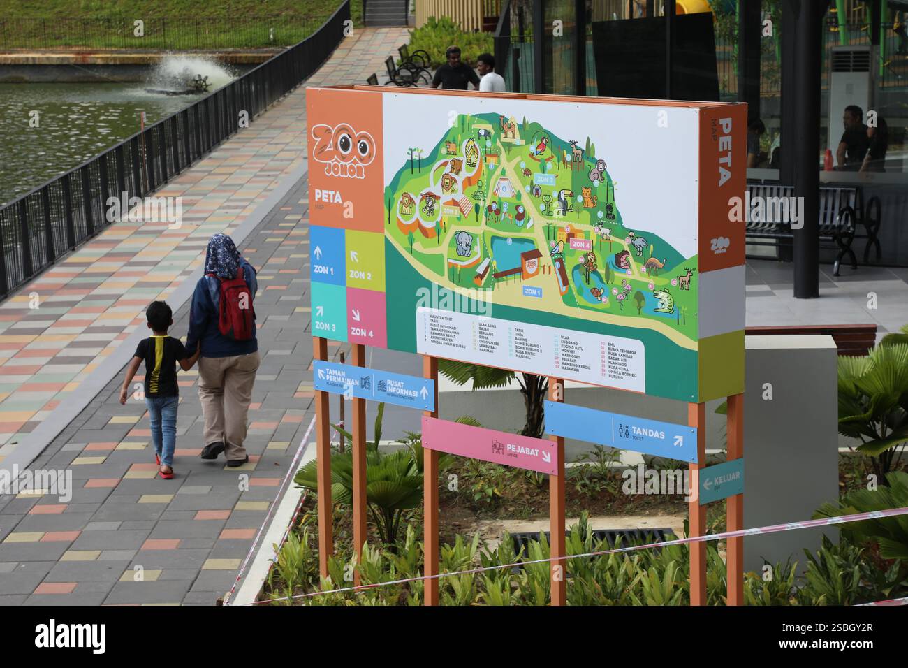 Johor Zoo, Jalan Gertak Merah, Taman Istana, 80000 Johor Bahru ...