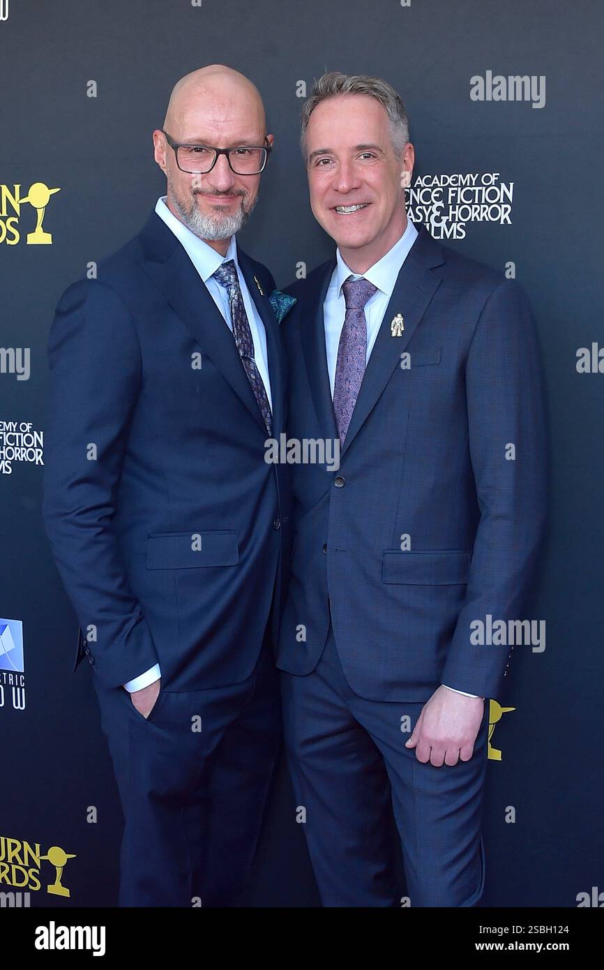 Jeff Hermann mit Gast bei der Verleihung der 52. Saturn Awards 2025 im ...