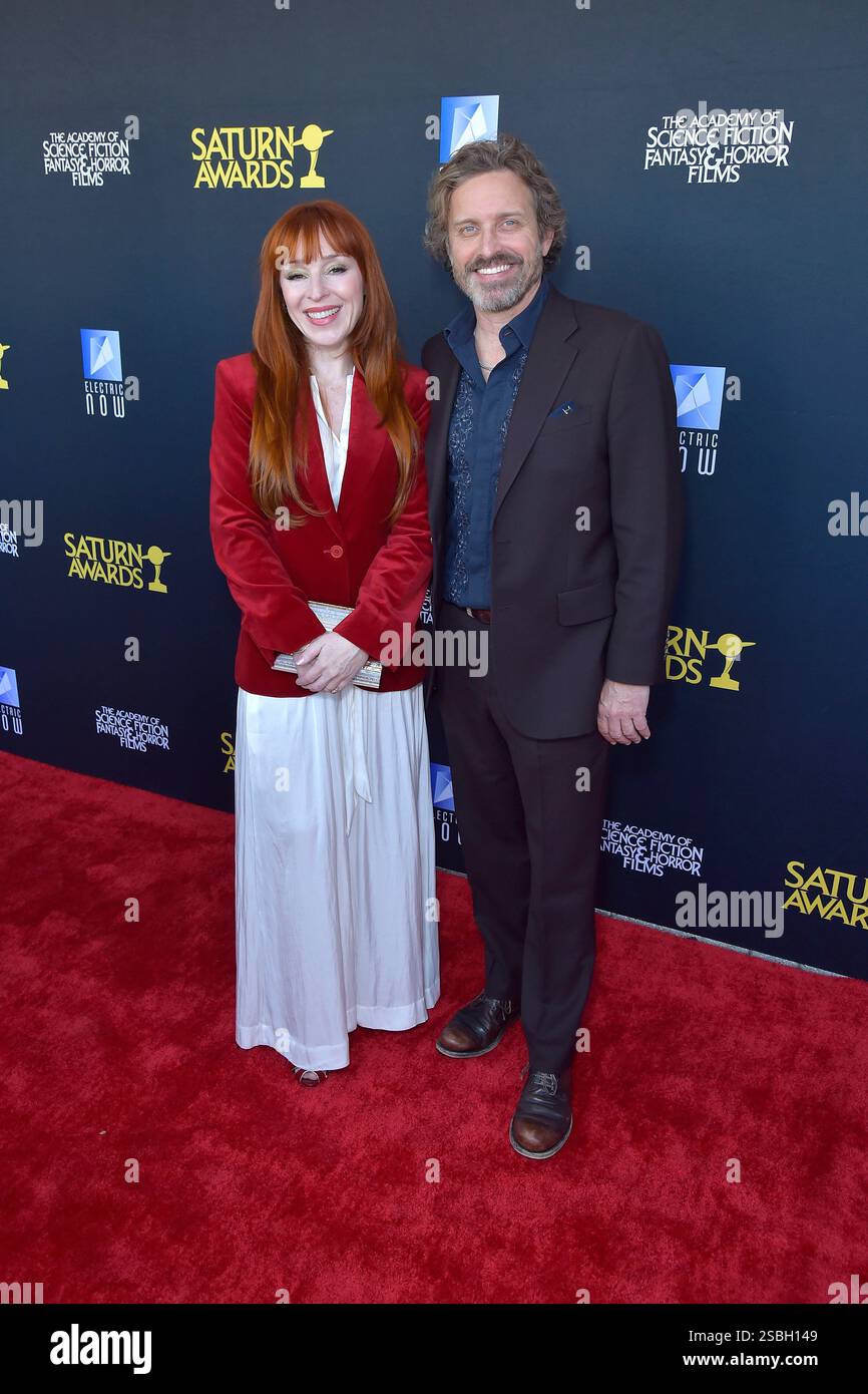 Ruth Connell und Rob Benedict bei der Verleihung der 52. Saturn Awards ...