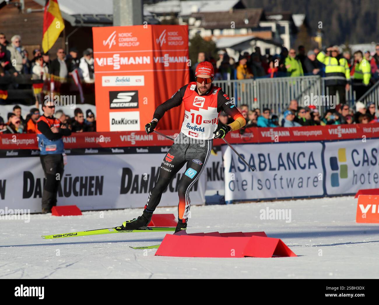 Rydzek johannes ger beim langlauf in der loipe hi-res stock photography ...