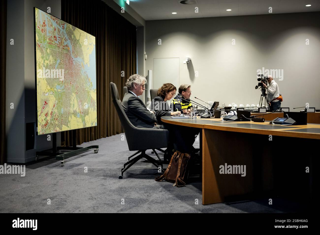 AMSTERDAM - Chief Public Prosecutor Rene de Beukelaar, Mayor Femke ...