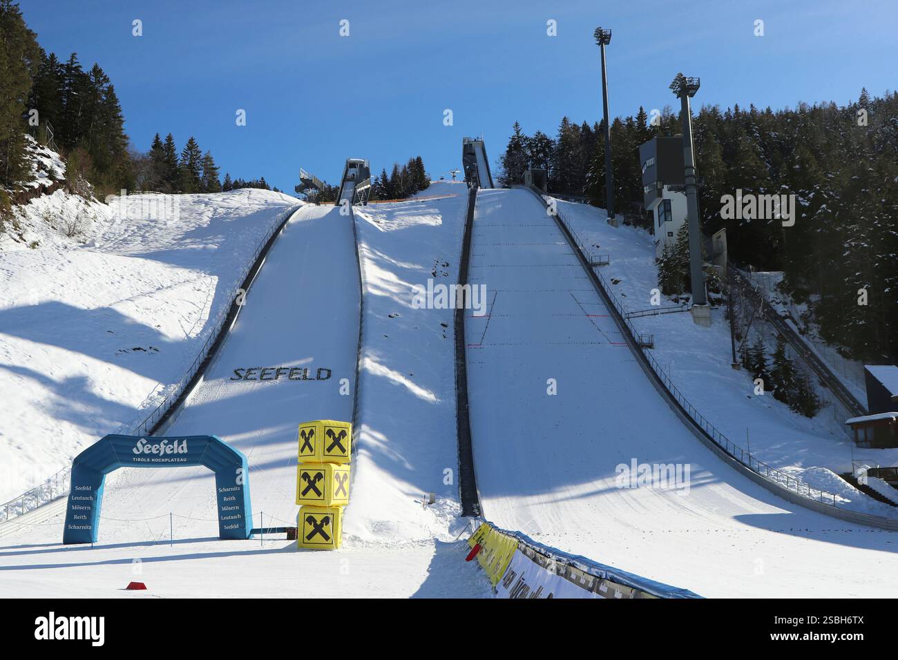 Seefeld, Österreich, 02. Februar 2025: Hier der Blick auf die beiden ...