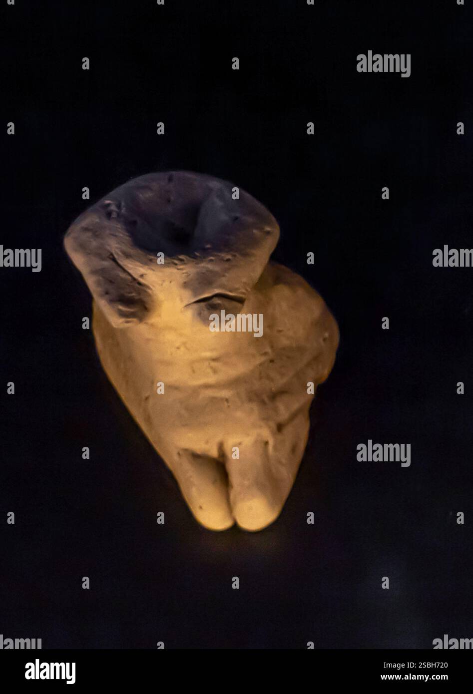 Hakemi use pottery figures, Late Neolithic, Hassuna and Samarra, Upper ...