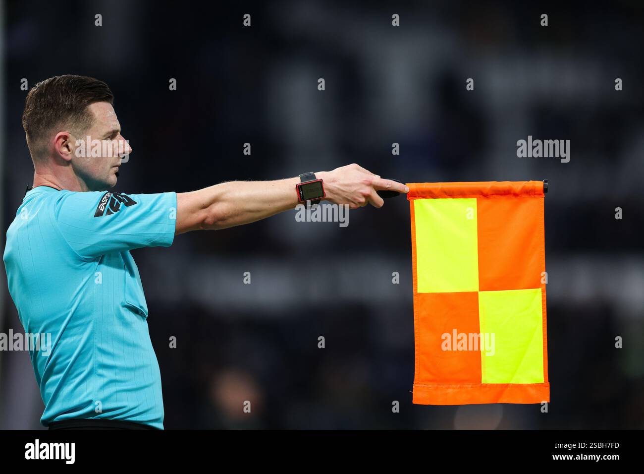 Linesman Jonathan Hunt during the Sky Bet Championship match at Pride ...
