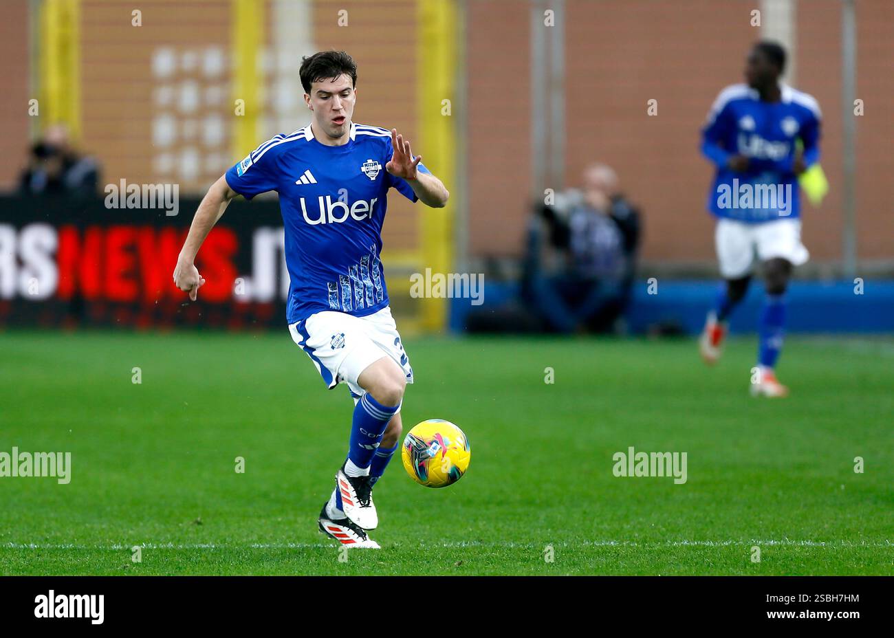 COMO, ITALY - JANUARY 25: Maximo Perrone of Calcio Como in action ...