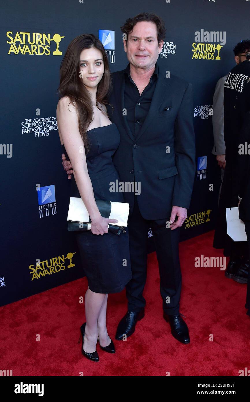 Annalee Fery mit Ehemann Henry Thomas bei der Verleihung der 52. Saturn ...