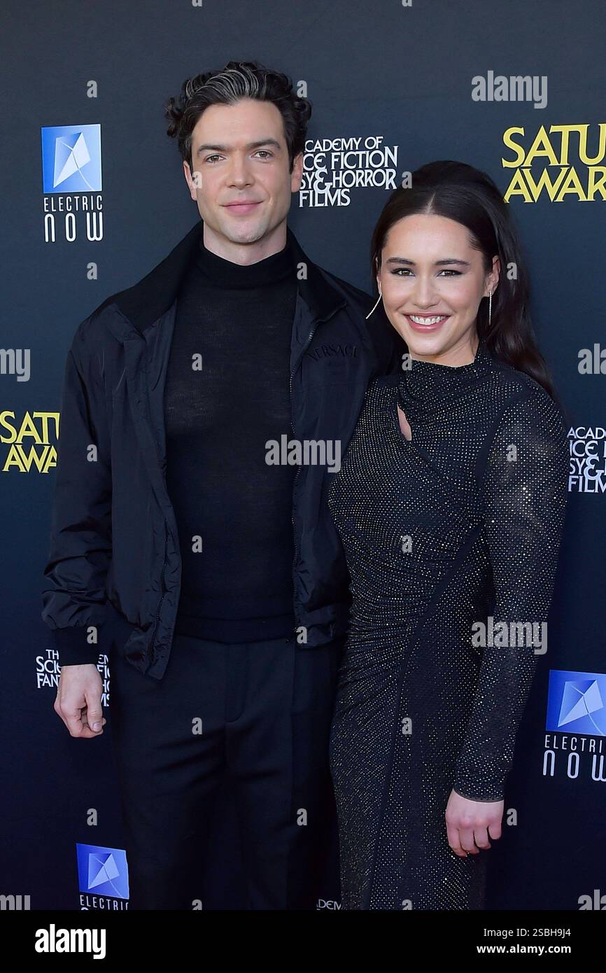 Ethan Peck und Christina Chong bei der Verleihung der 52. Saturn Awards ...