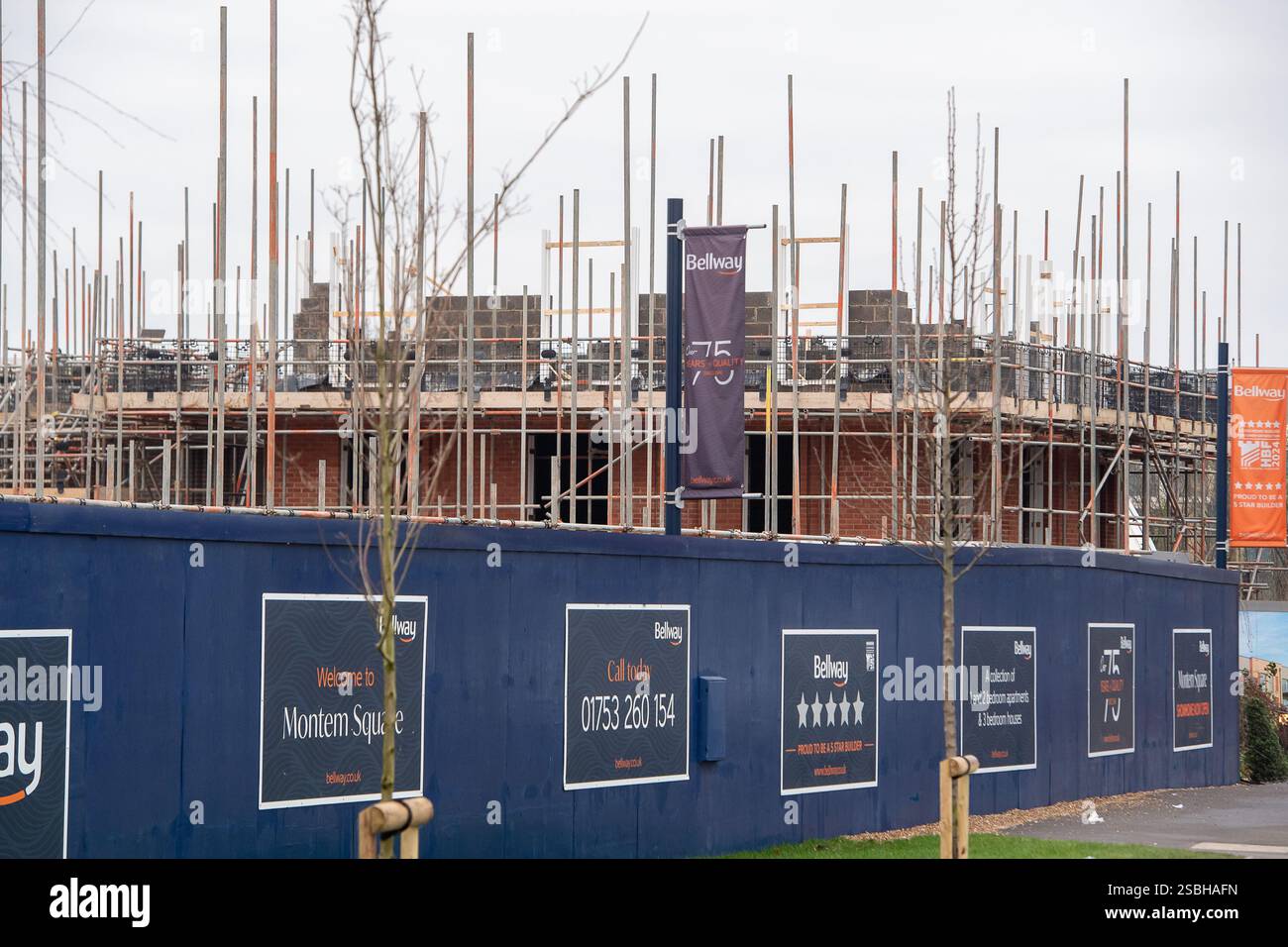 Slough, Berkshire, UK. 3rd February, 2025. Bellway Homes are building a ...