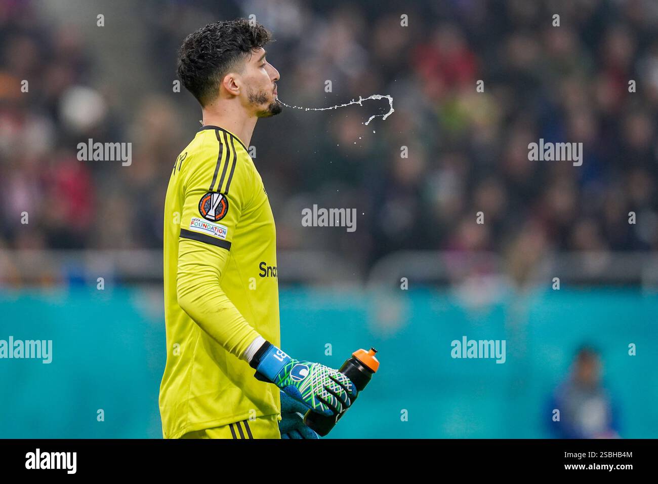 Bucharest, Romania. 30th Jan, 2025. Manchester United goalkeeper Altay ...