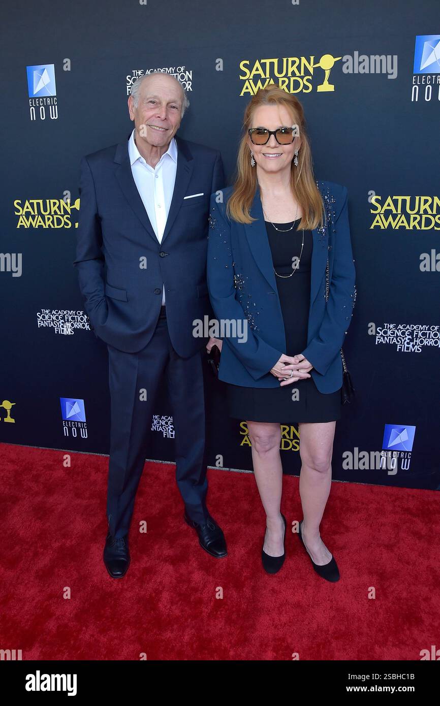 Howard Deutch und Lea Thompson bei der Verleihung der 52. Saturn Awards ...