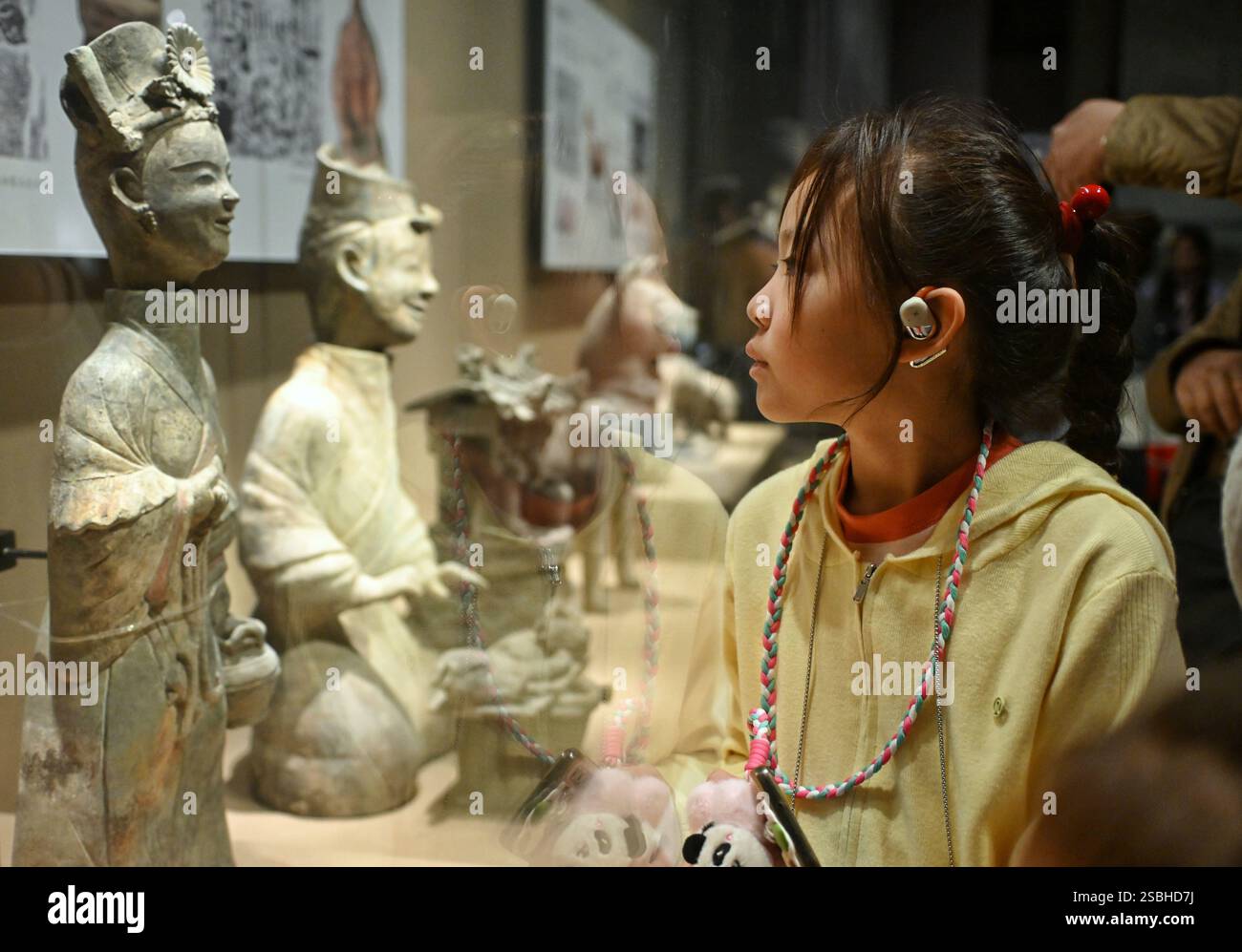 Beijing, China's Sichuan Province. 3rd Feb, 2025. A child visits the ...