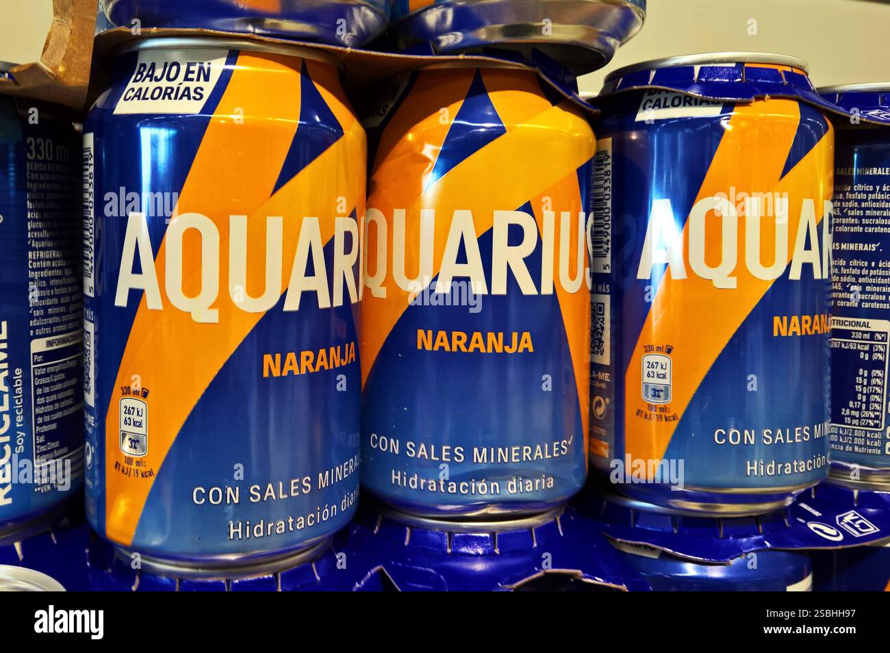 Aquarius Naranja - Getränk aus der Dose. Aquarius ist eine in US-Besitz ...