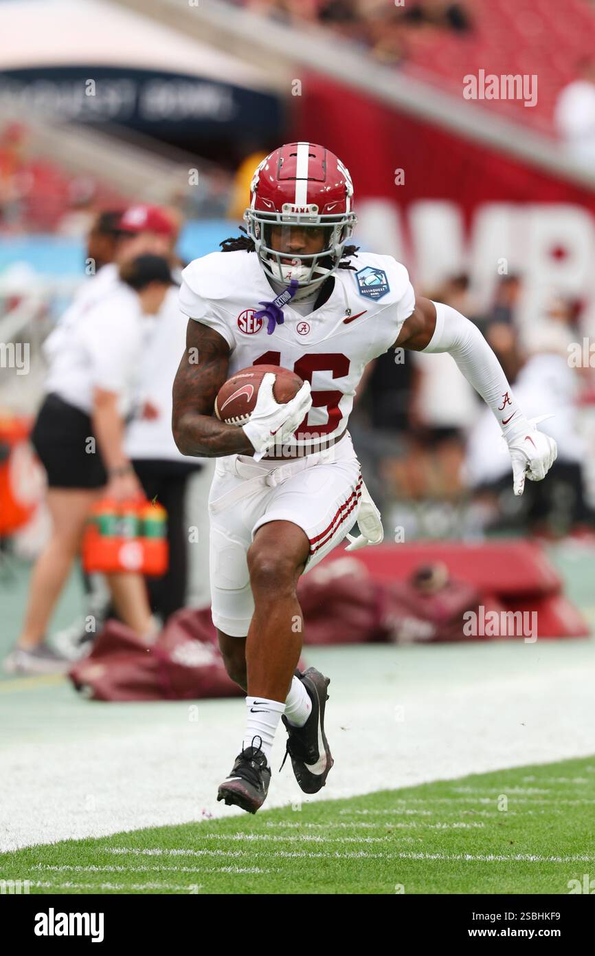 Alabama Crimson Tide wide receiver Jaren Hamilton (16) carries the ball ...
