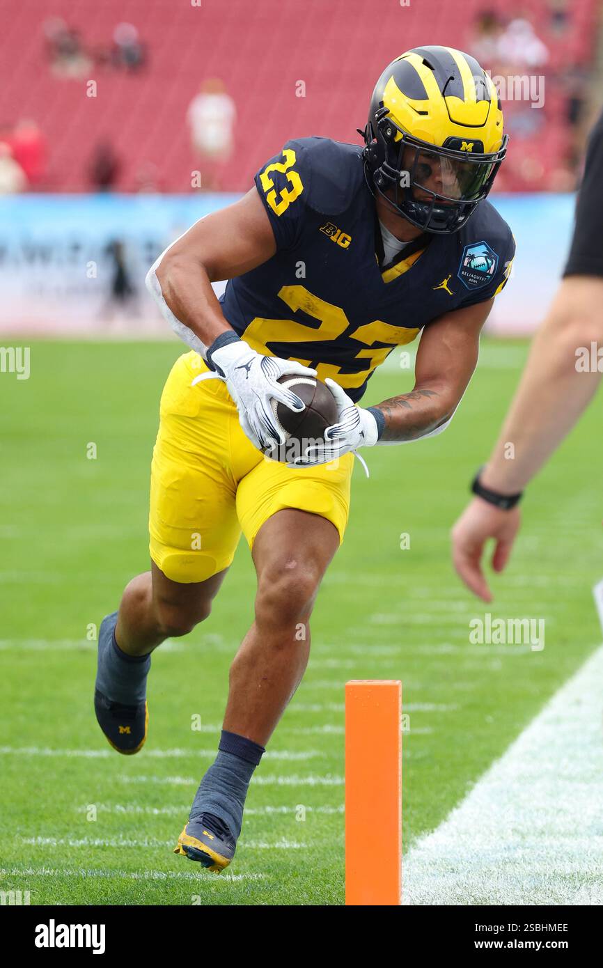 Michigan Wolverines running back Jordan Marshall (23) carries the ball ...