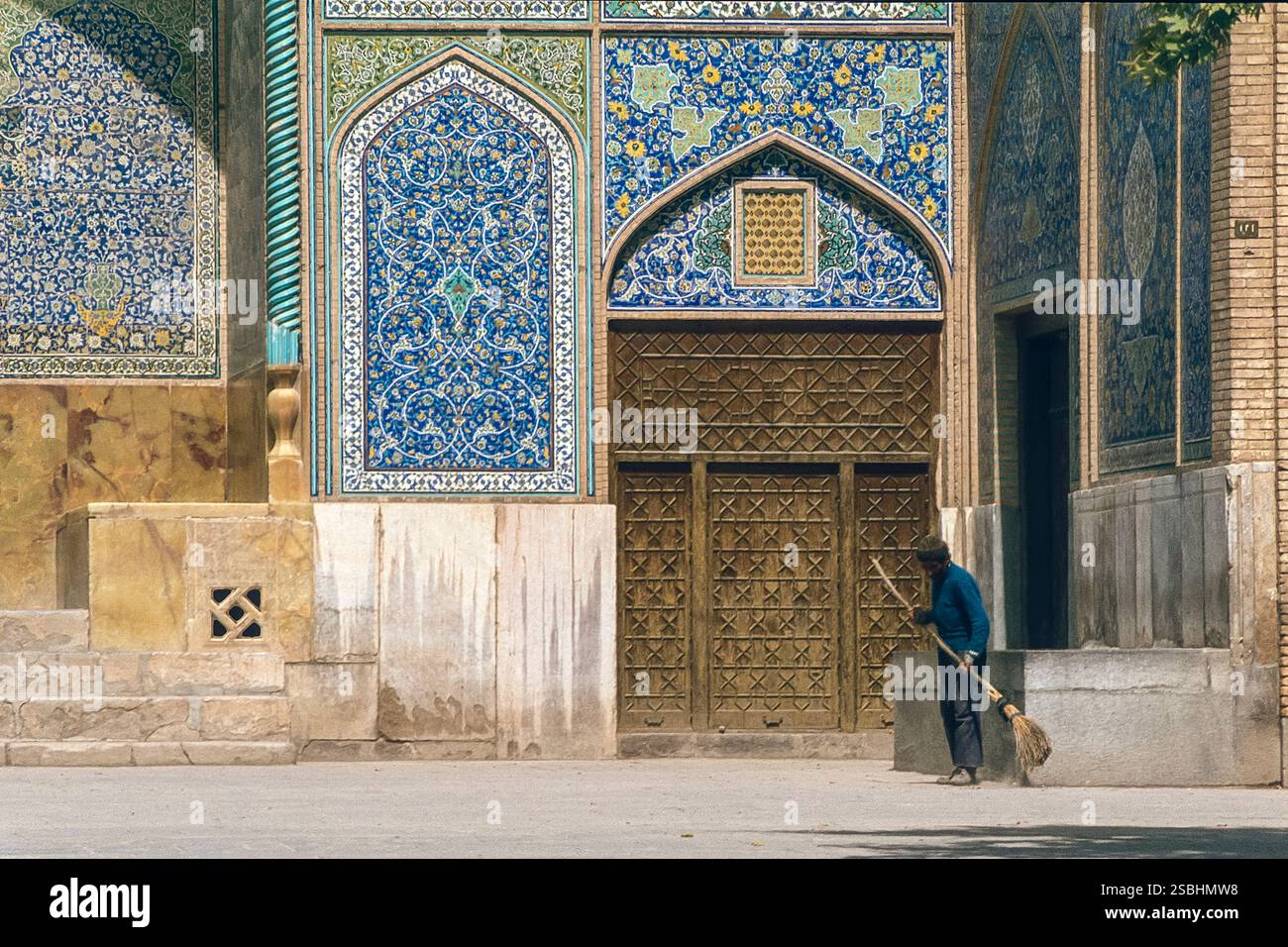 Street scene in Isfahan outside the Sheikh Lotfollah Mosque on the ...
