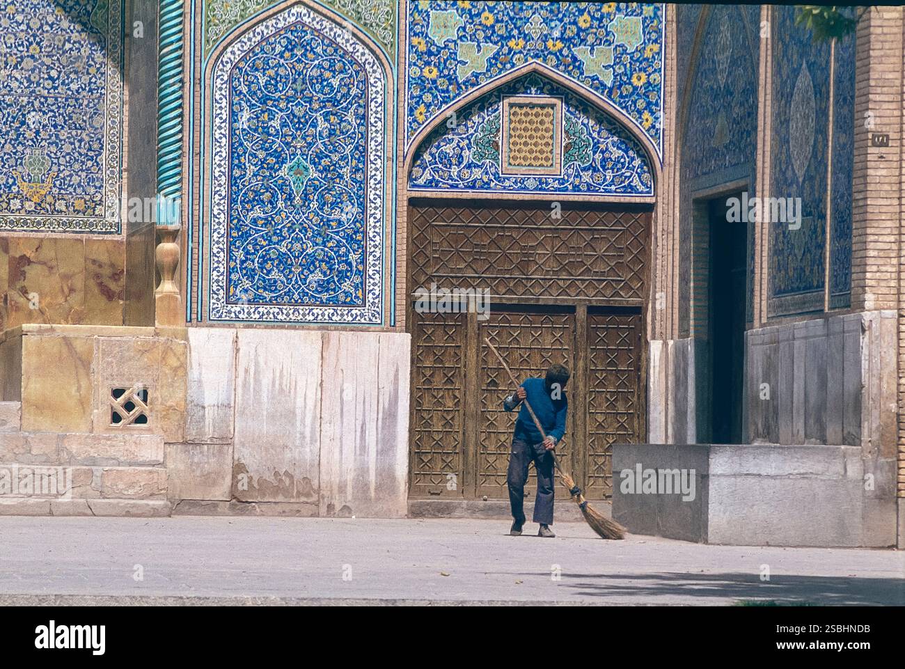 Street scene in Isfahan outside the Sheikh Lotfollah Mosque on the ...