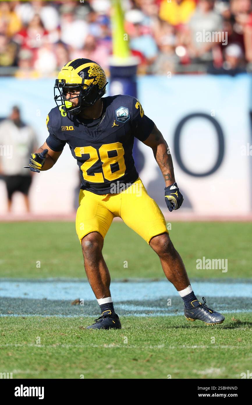 Michigan Wolverines defensive back Quinten Johnson (28) takes a ...