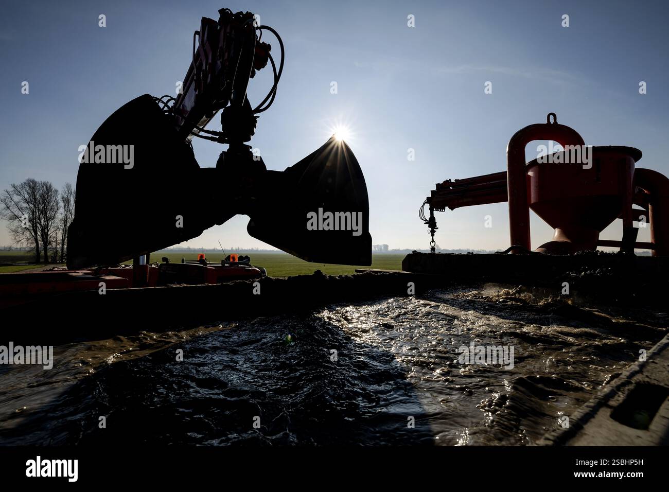 Waterproductie hi-res stock photography and images - Alamy