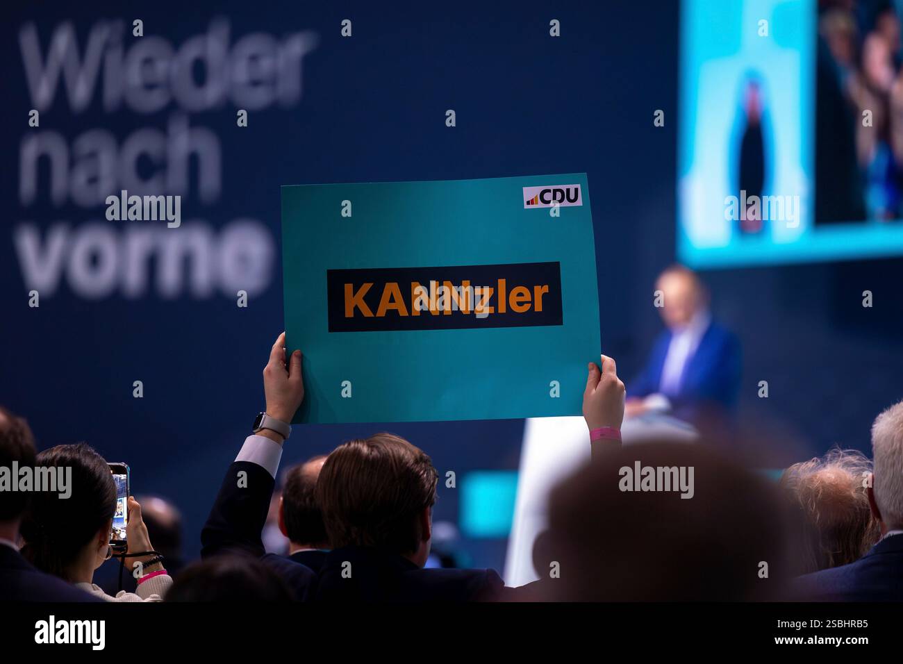 37. Bundesparteitag der CDU am 03.02.2025 in Berlin, im Hintergrund ...
