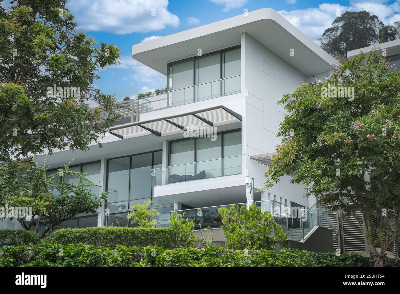 New homes facade exterior. Custom build home design. Modern ...