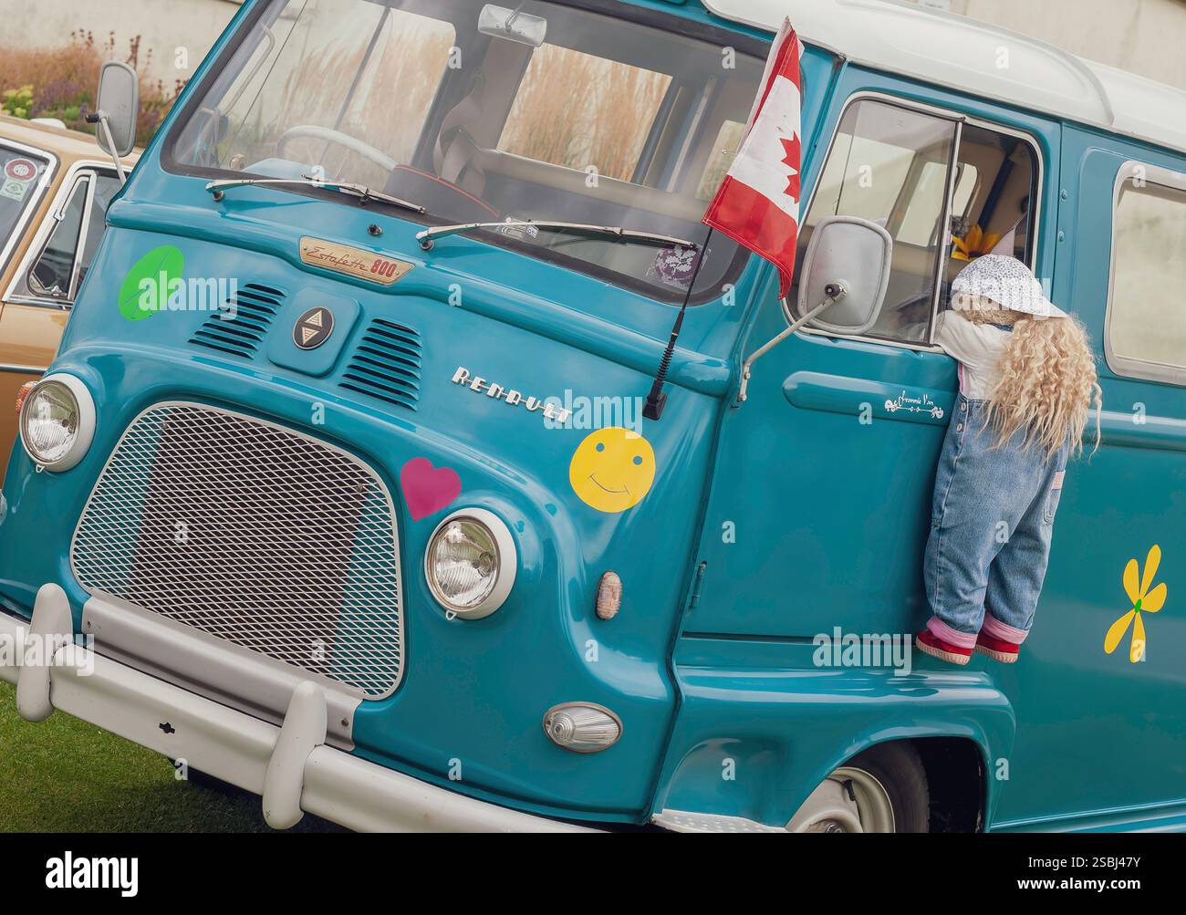 Old Renault camper van Stock Photo - Alamy